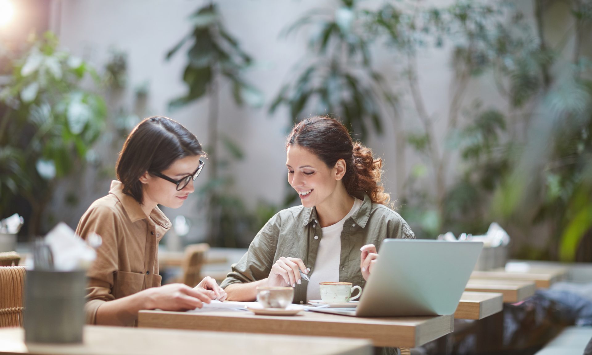 Should You Invest in a Friend’s Business? - NerdWallet