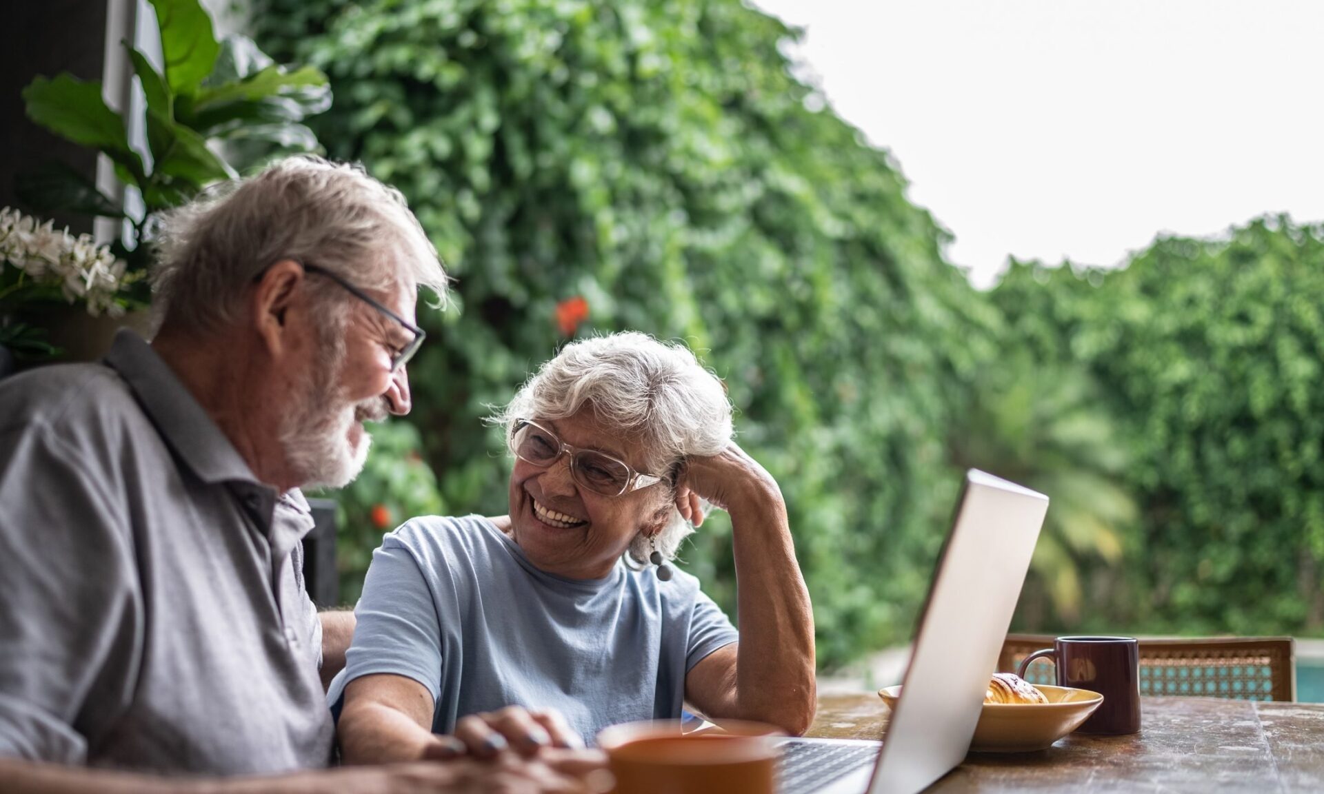 Best Senior Bank Accounts in Canada - NerdWallet Canada