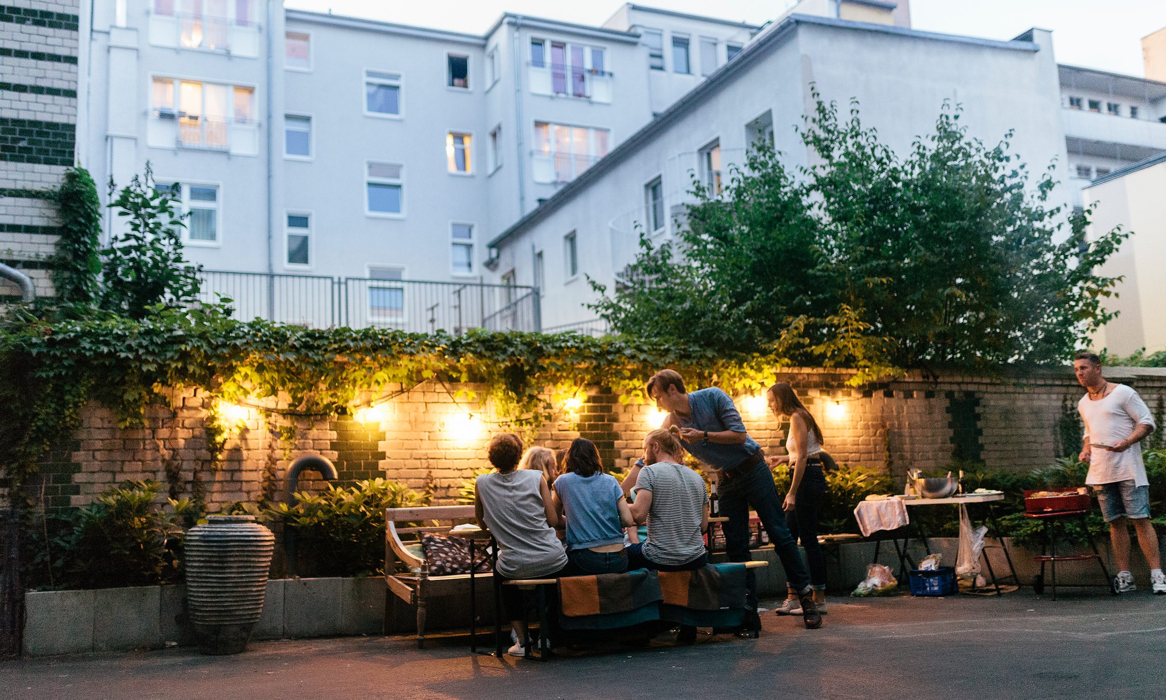 What Is an HOA? How Homeowners Associations Work - NerdWallet