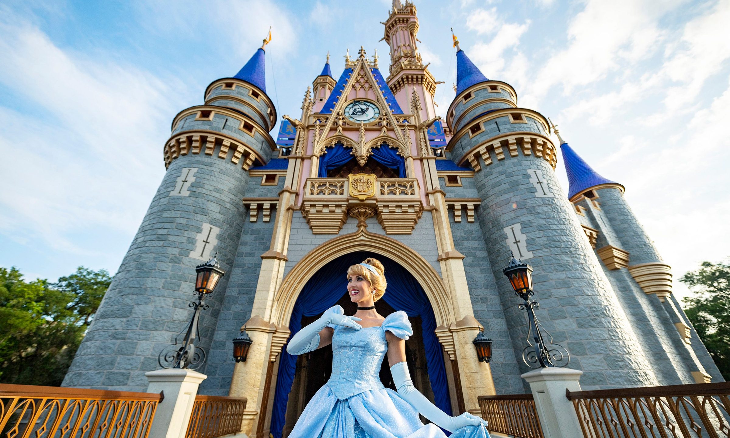 Disney World vs. Disneyland Size - NerdWallet
