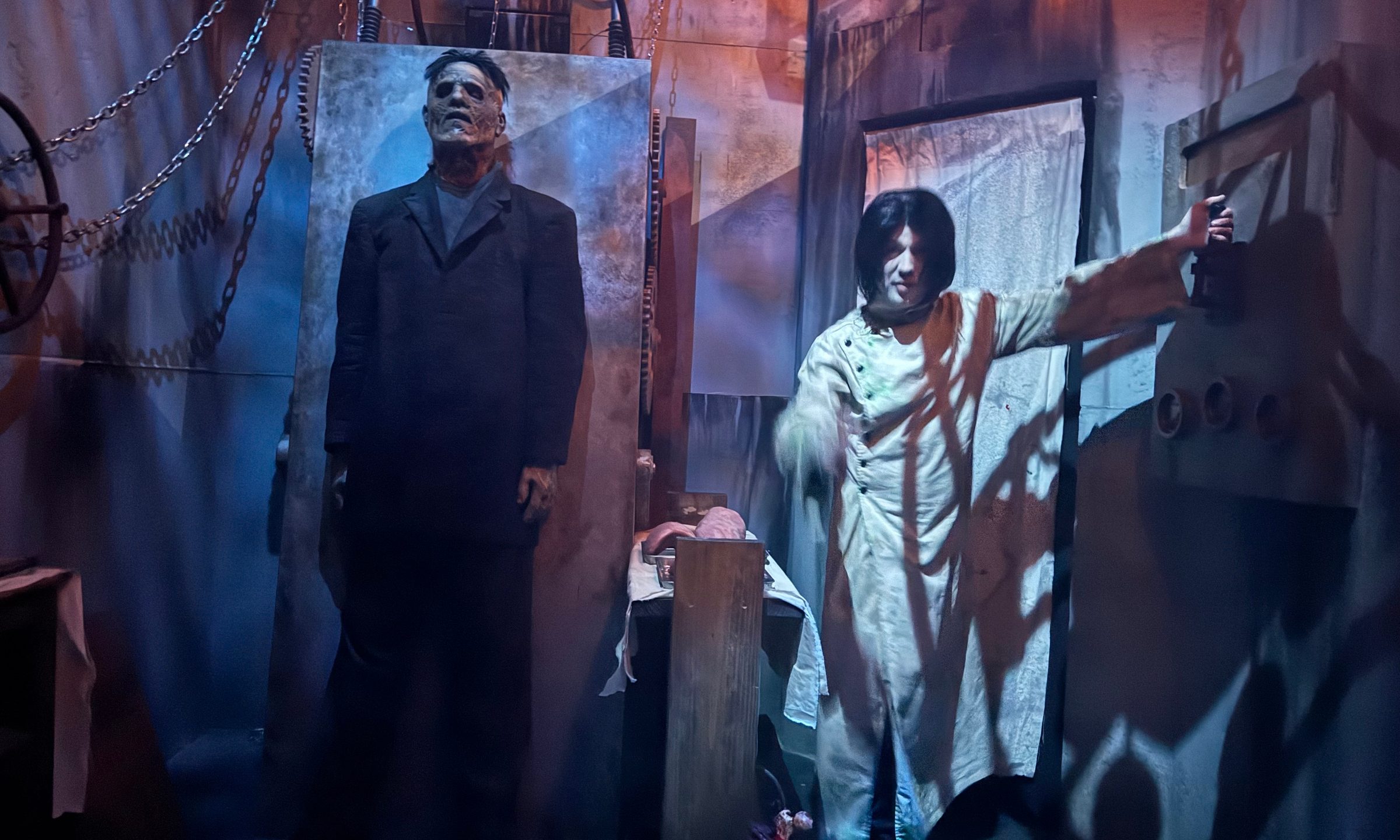 Universal Horror Unleashed: I Tried It (And Survived) - NerdWallet