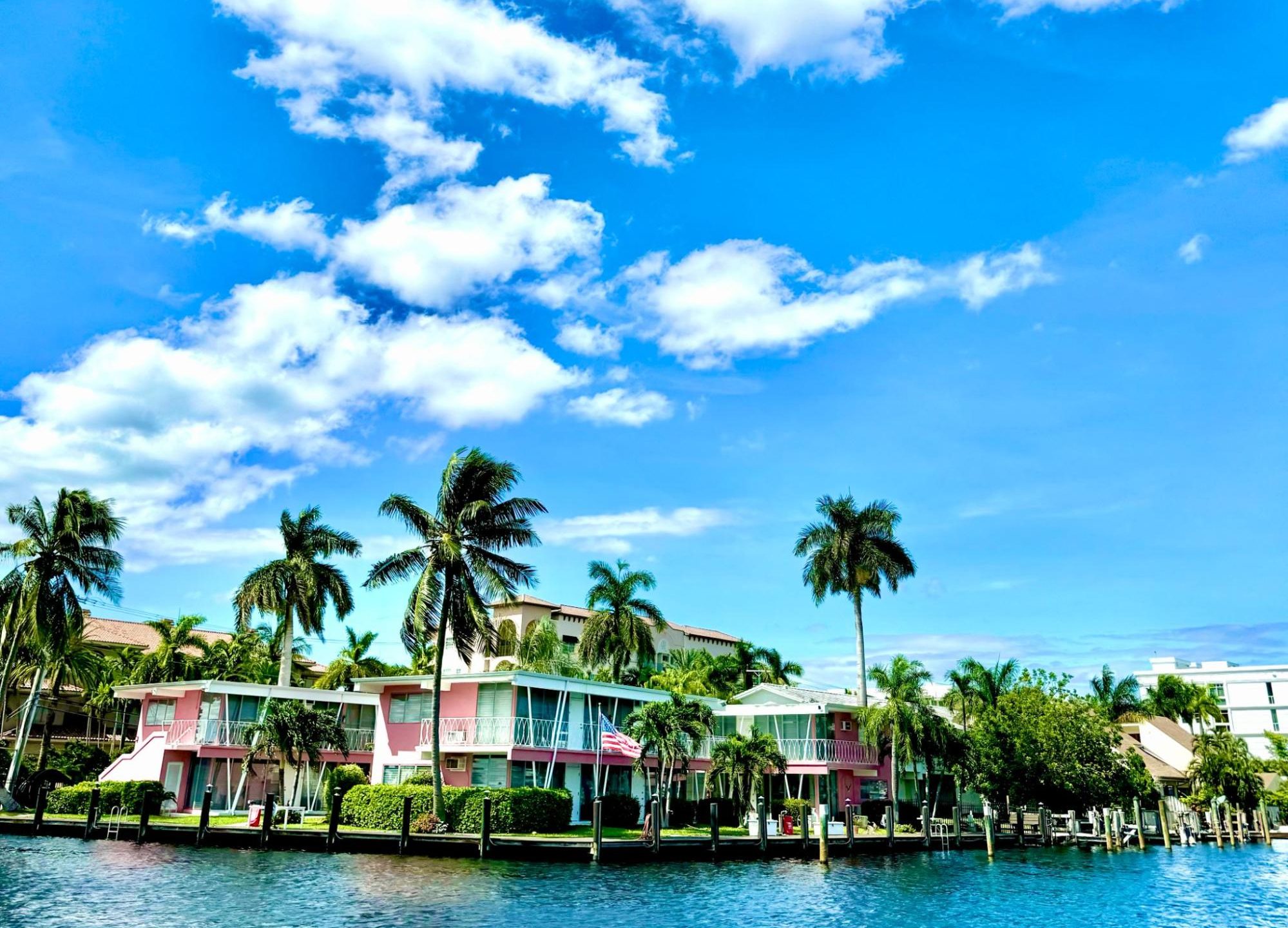 The Guide to Fort Lauderdale-Hollywood International Airport (FLL ...