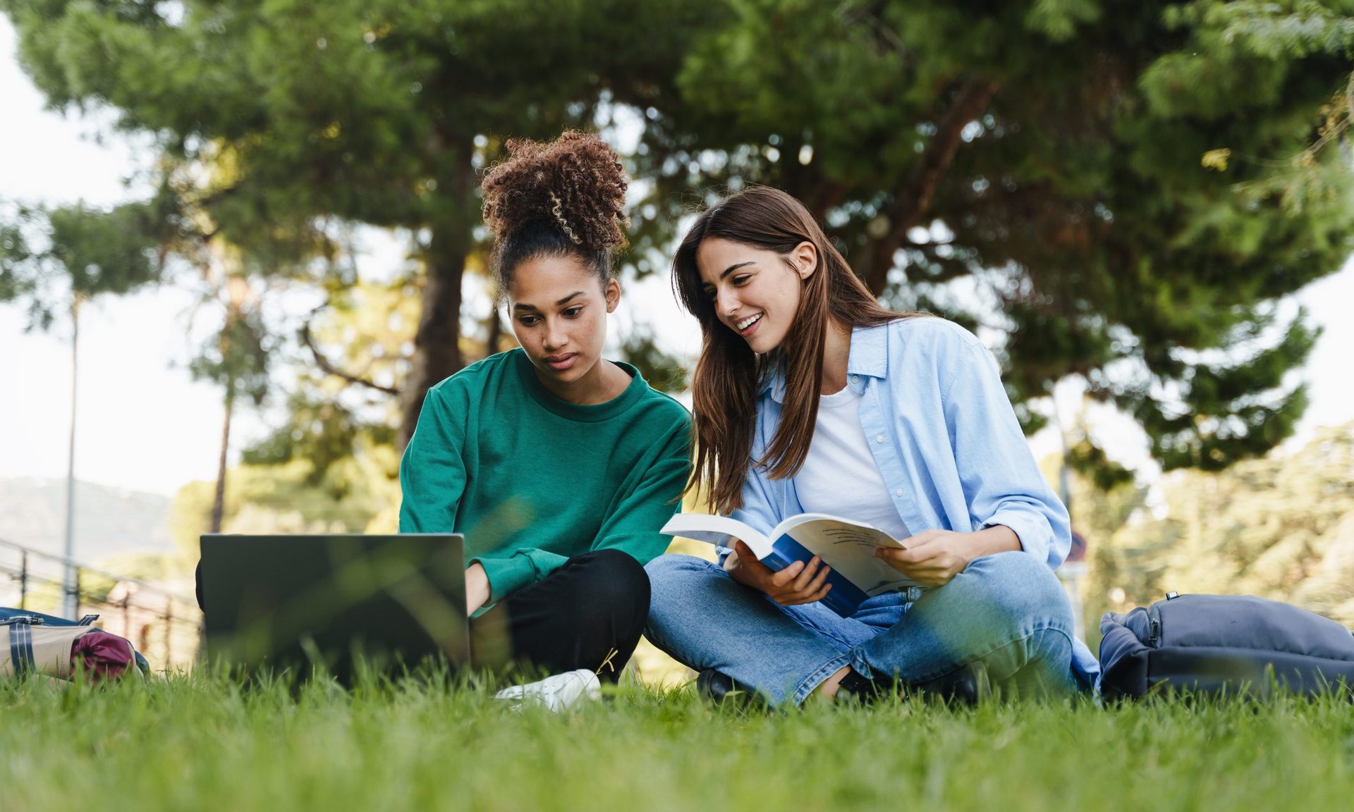How to Choose a Student Bank Account - NerdWallet Canada